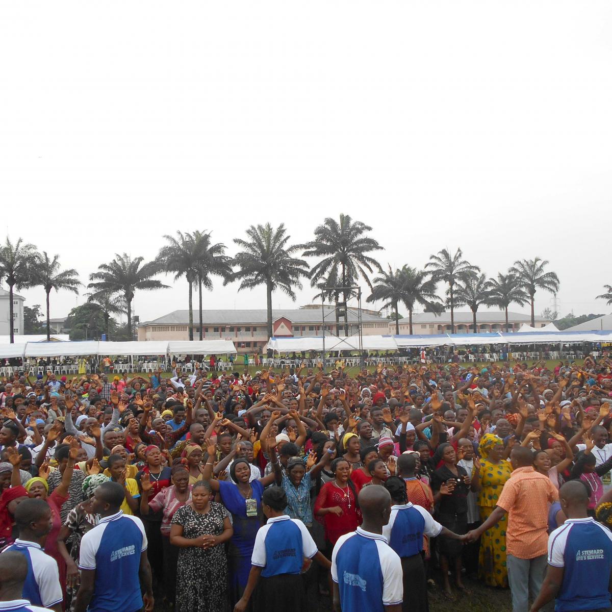 Pentecostal and Catholic Charismatic Movements in Africa | Catholics ...