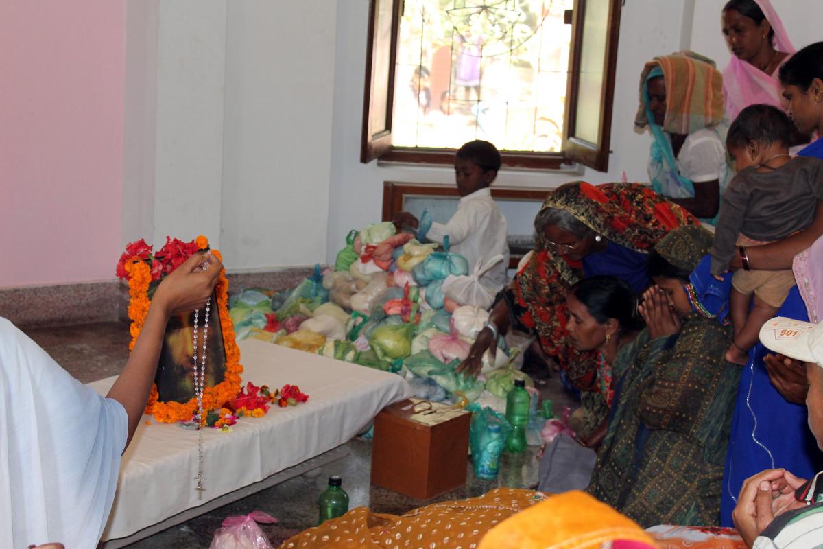 Pilgrims pray at Matridham Ashram's sacred spaces | Catholics & Cultures