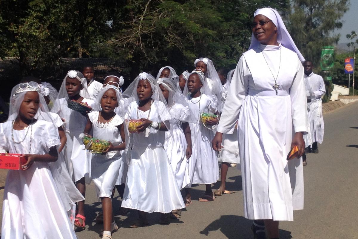 Tanzanian Catholics put vibrant African spirituality on display at Mass ...