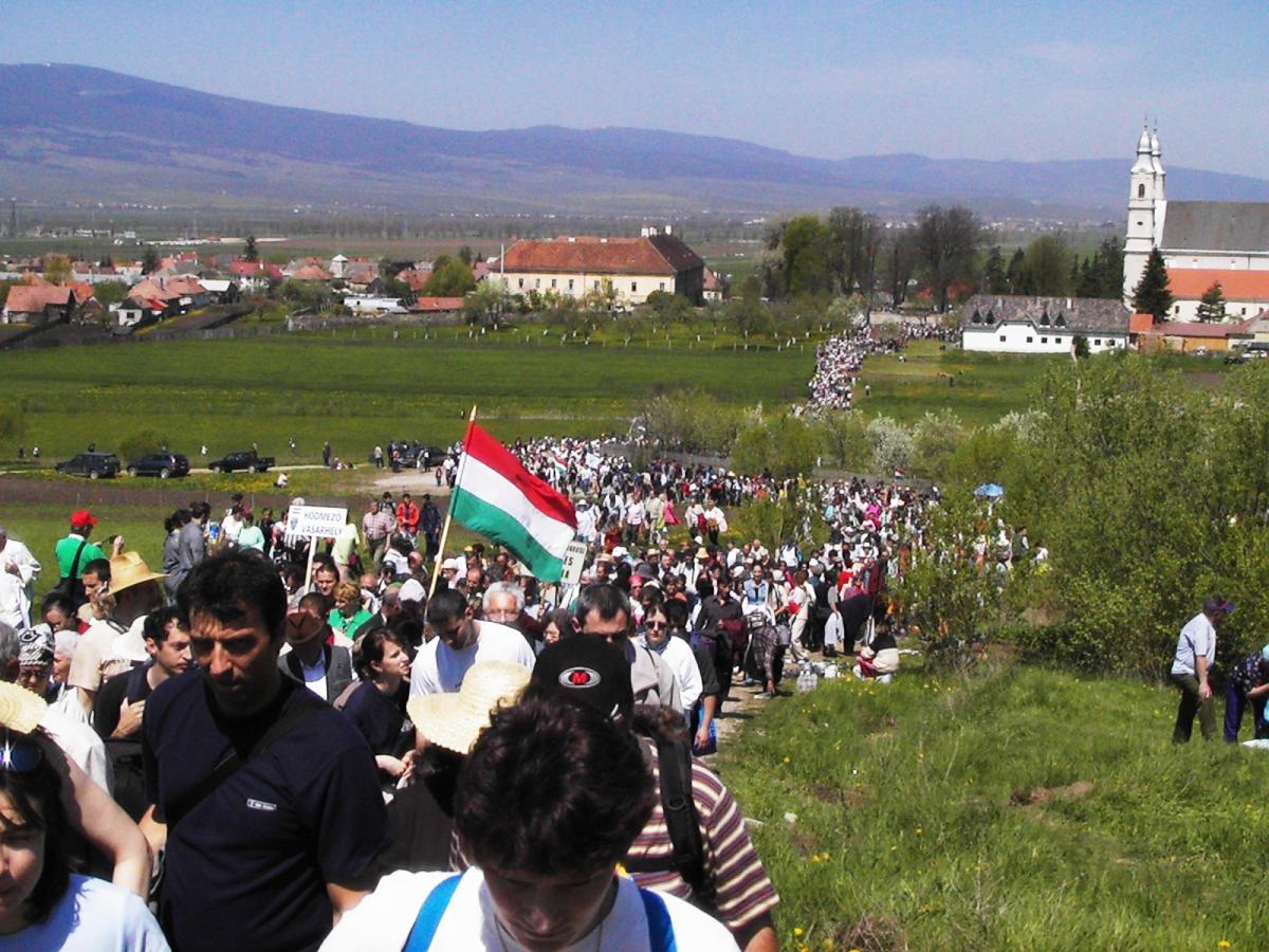 Csíksomlyó pilgrimage one of largest annual gatherings in Romania ...
