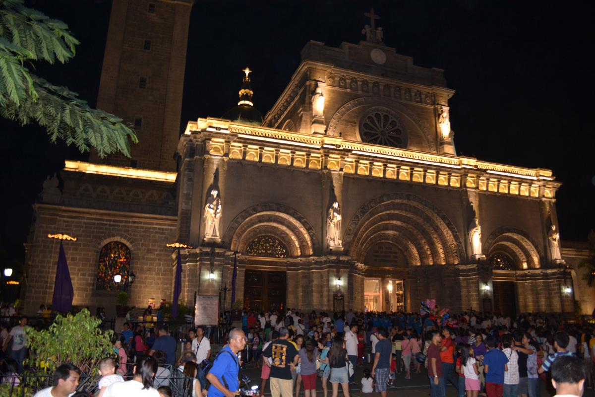 Visita Iglesia: Filipino Catholics vow to visit seven churches during ...