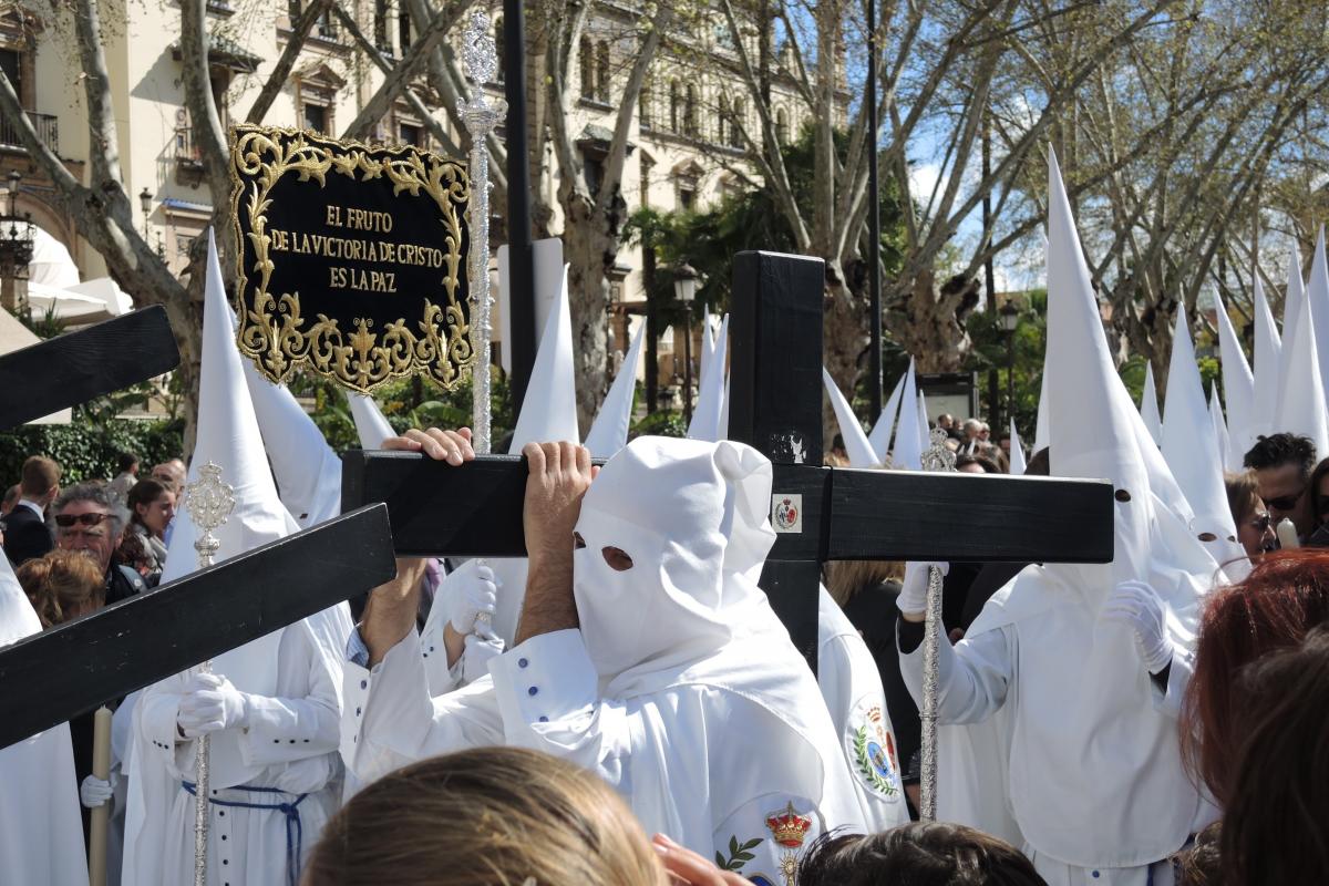 Seville's streets flooded with 60 processions throughout Holy Week ...
