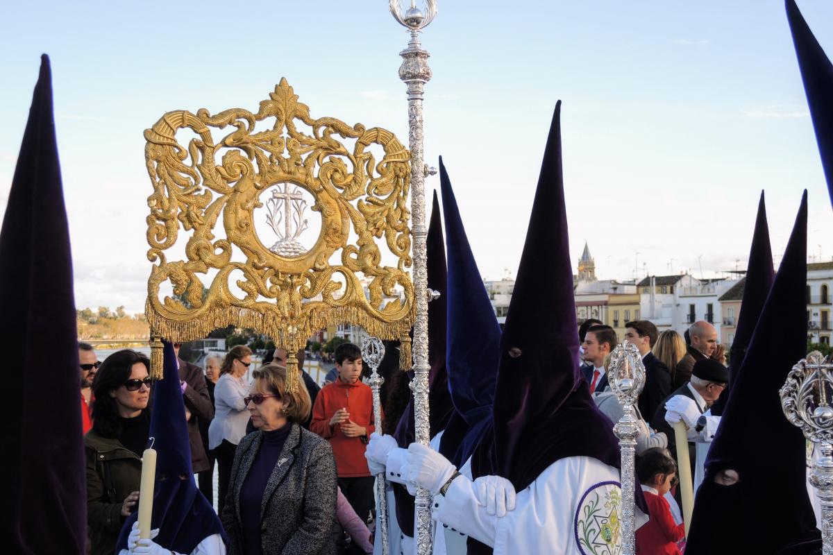 Seville's streets flooded with 60 processions throughout Holy Week ...