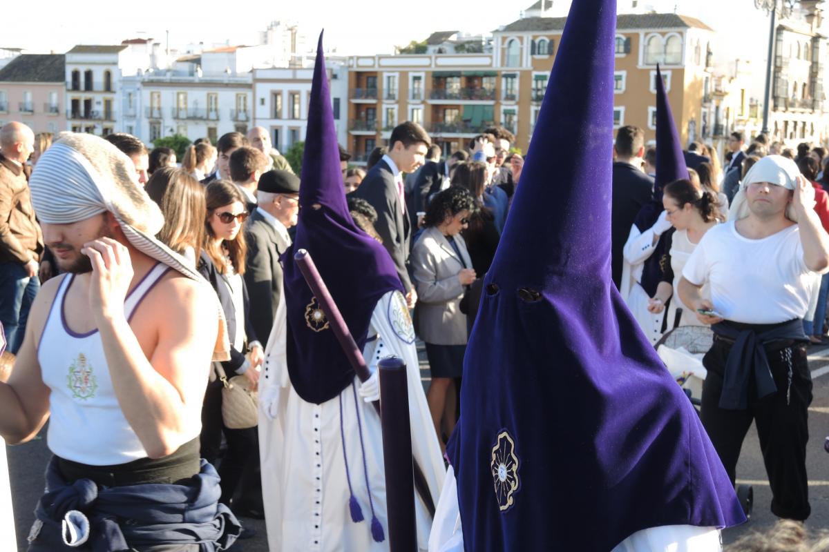 Seville's streets flooded with 60 processions throughout Holy Week ...