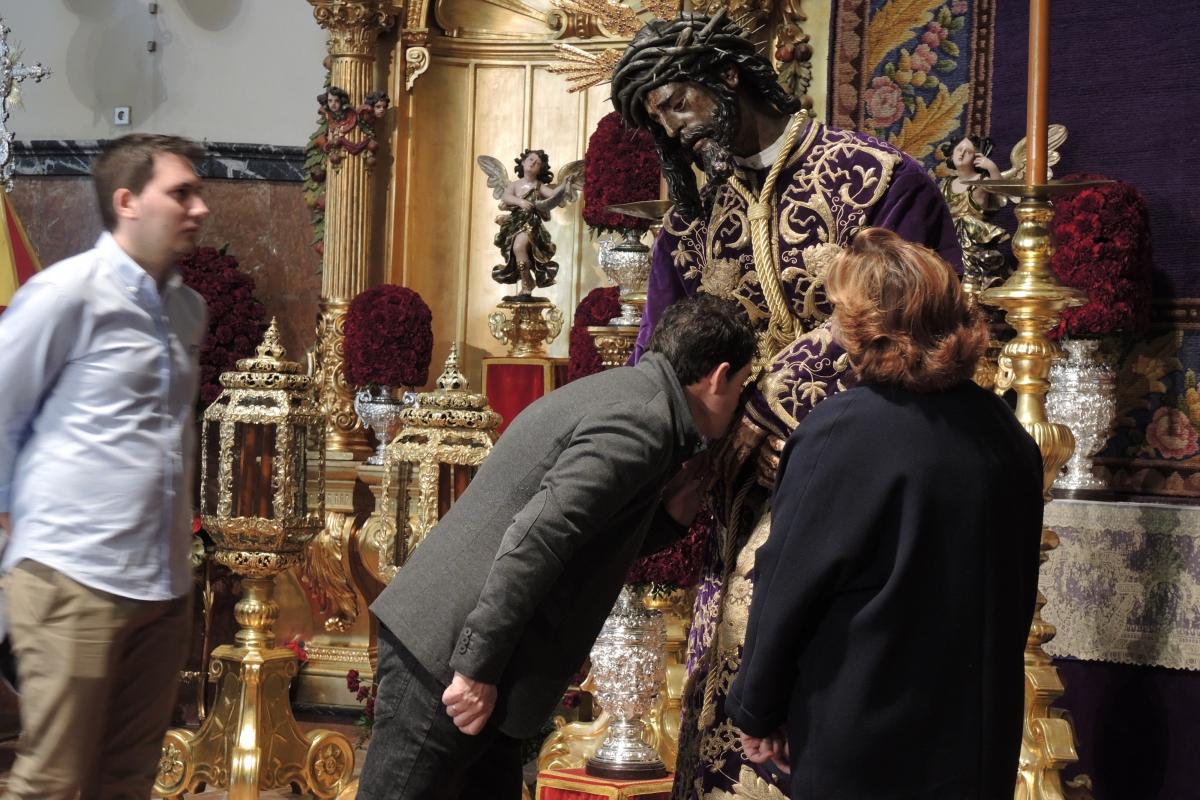 Seville's streets flooded with 60 processions throughout Holy Week ...