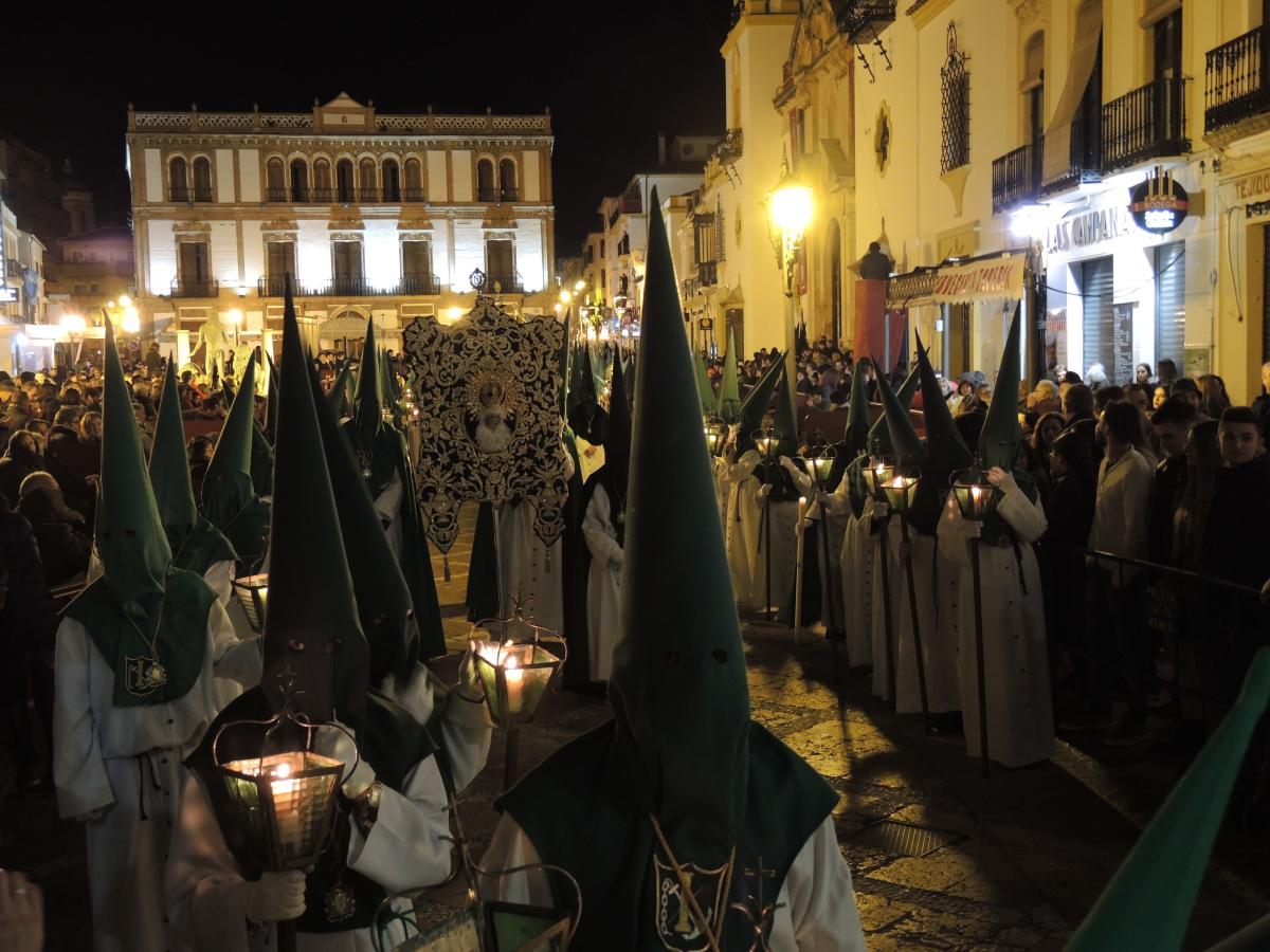 Spain's Holy Week processions engage masses | Catholics & Cultures