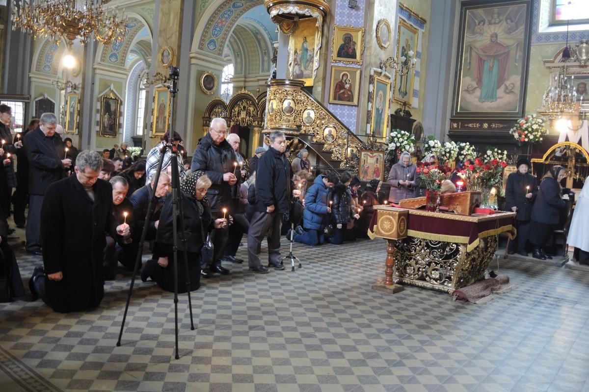 Ukrainian Greek Catholic liturgy envisions heaven on earth | Catholics ...