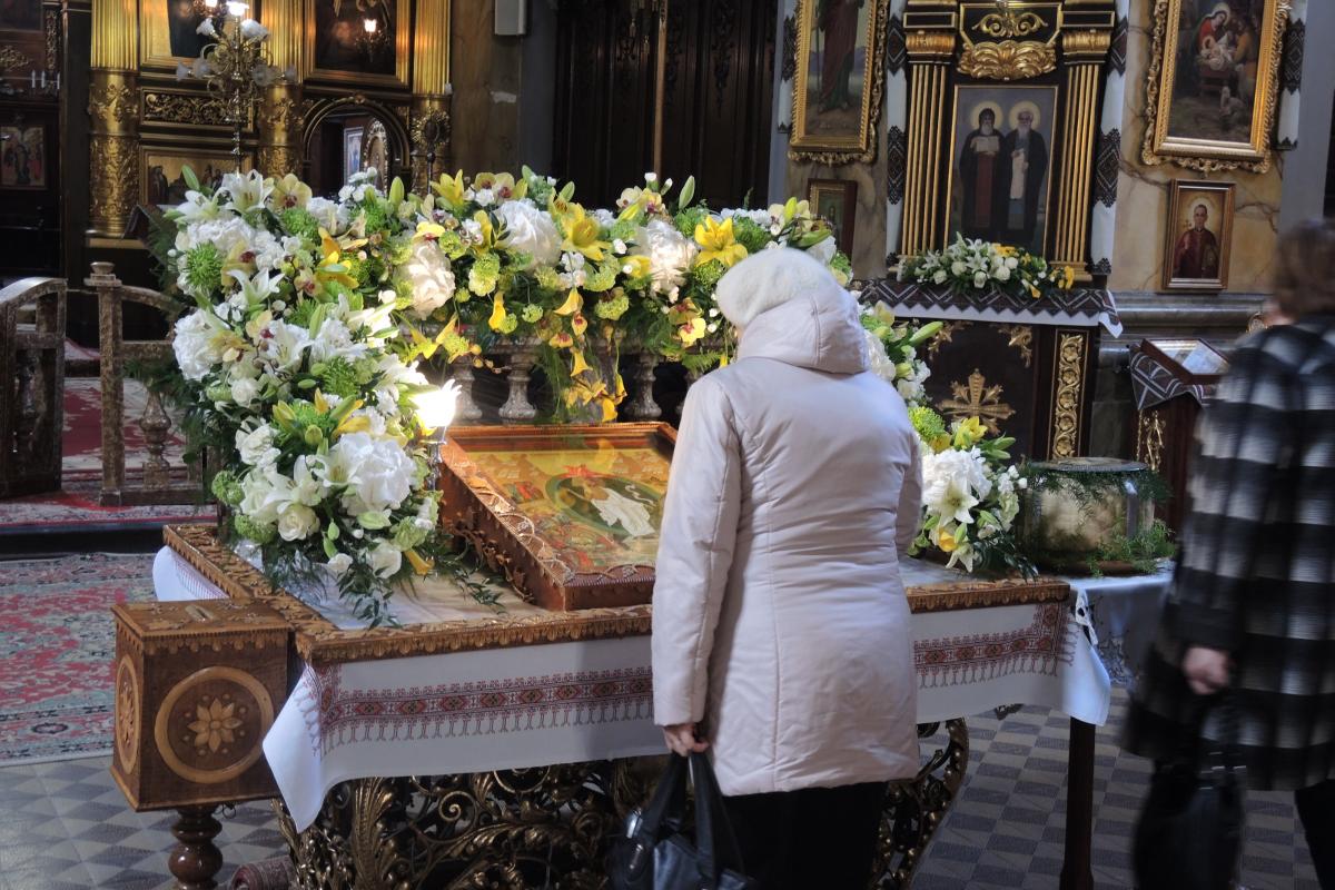 Introduction: Ukrainian Greek Catholics in their "borderland" homeland ...