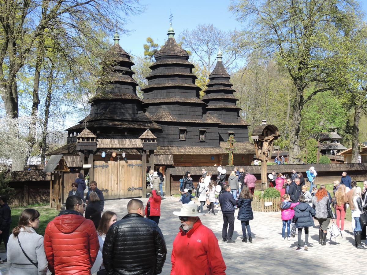 Introduction: Ukrainian Greek Catholics in their "borderland" homeland ...