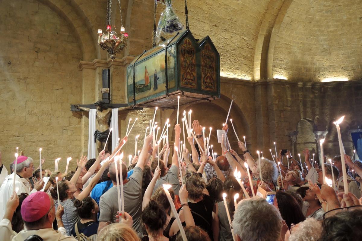 Gypsy and Camarguaise Catholics in France honor women saints linking ...