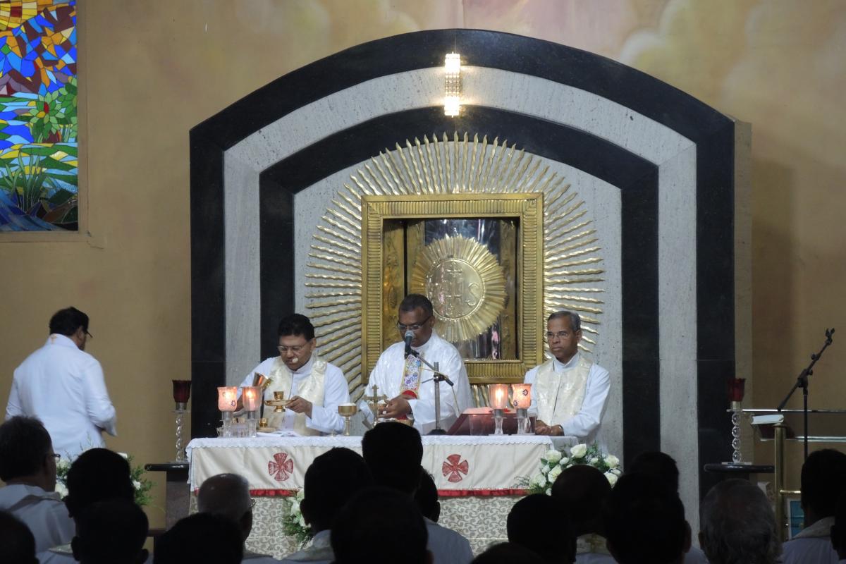 India's Divine Retreat hosts thousands for charismatic worship in seven ...