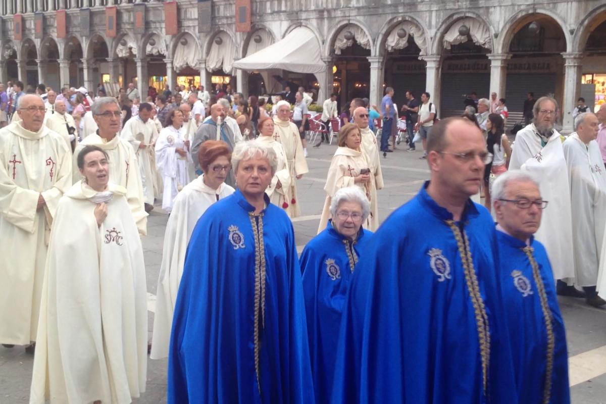 Confraternities celebrate long tradition of supporting feasts, charity ...