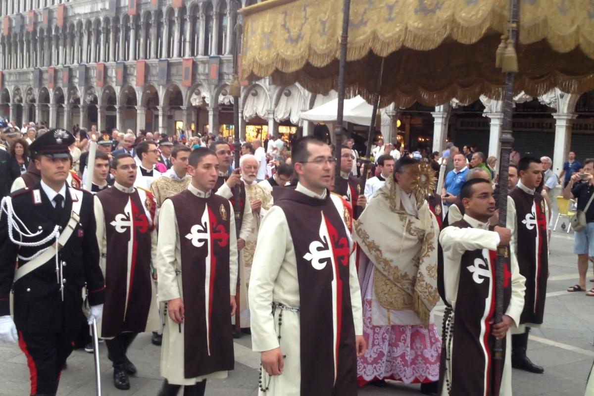 Confraternities celebrate long tradition of supporting feasts, charity ...