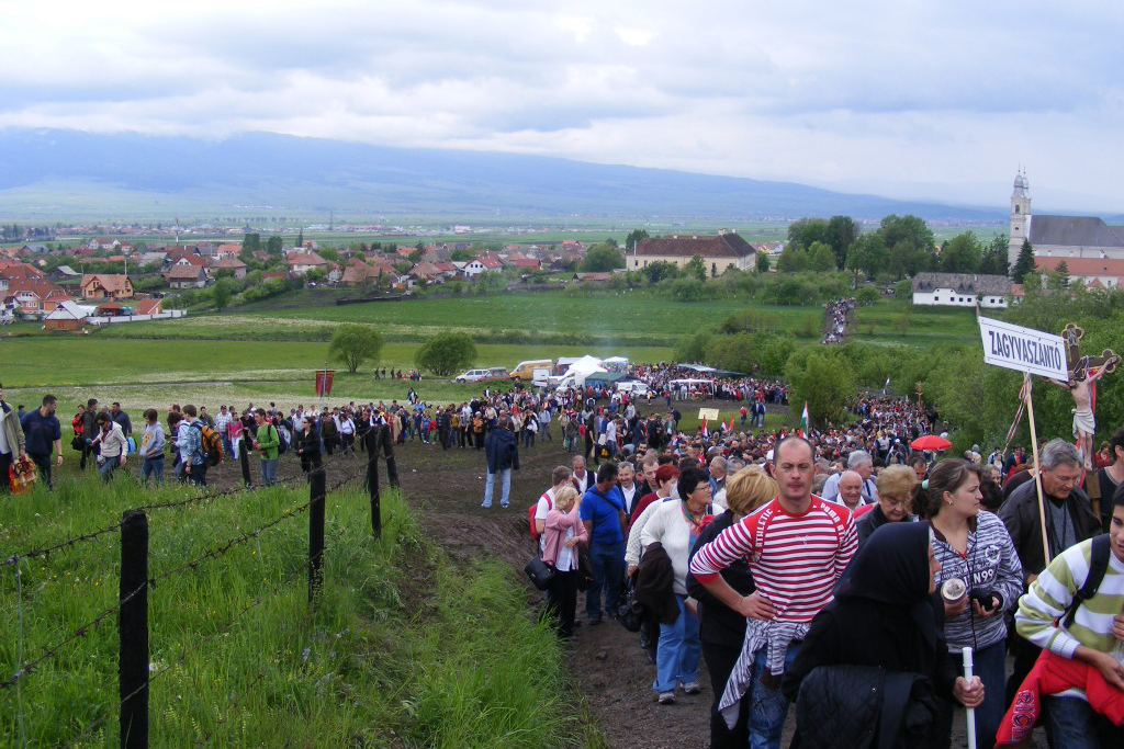 Csíksomlyó pilgrimage one of largest annual gatherings in Romania ...