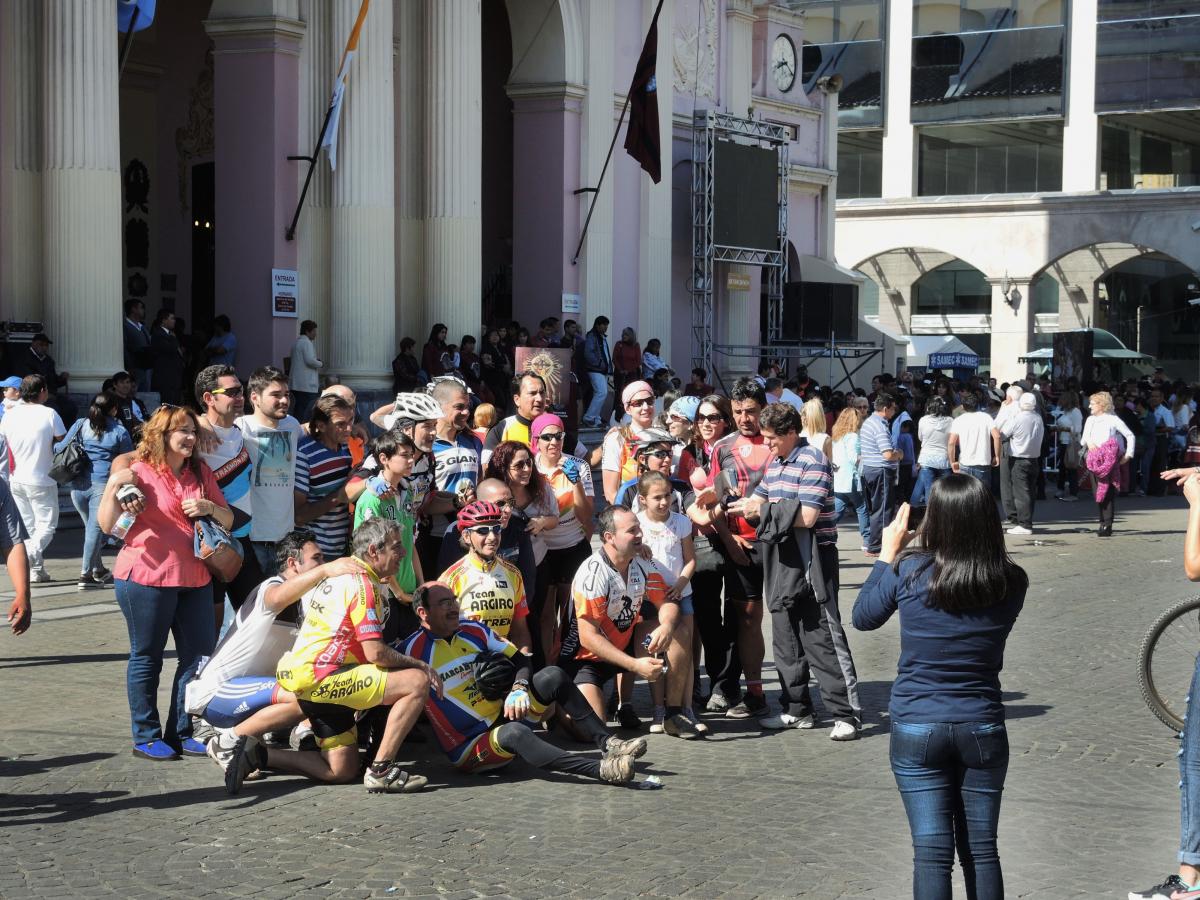Pilgrims for the Señor y Virgen del Milagro in Argentina find community ...