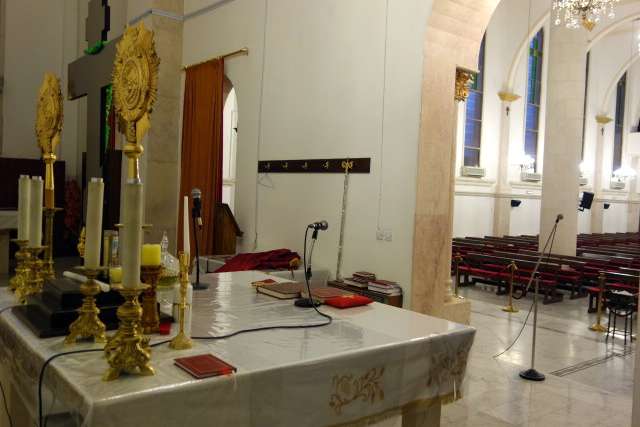 Greek Melkite worship weaves chanting, movement, and iconography ...