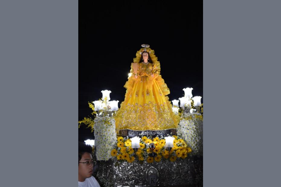 Salubong welcomes Risen Christ Easter morning in the Philippines ...