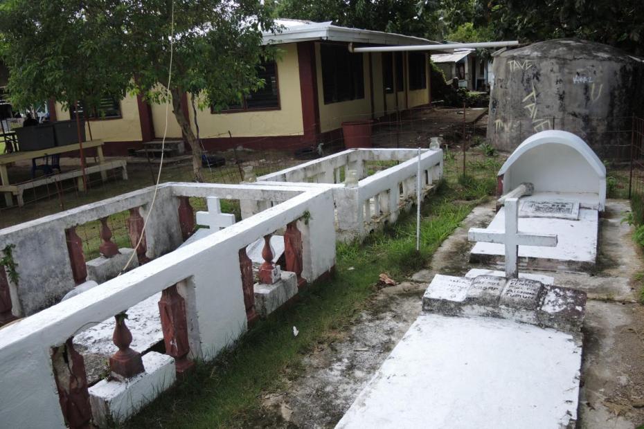 Chuukese bring home their dead and mourn for many days | Catholics ...