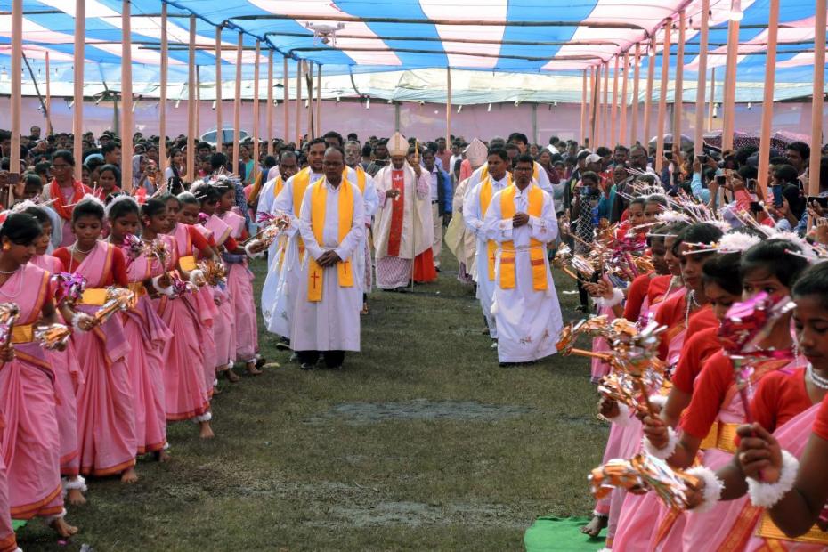 The Roman Rite in Tribal North India | Catholics & Cultures