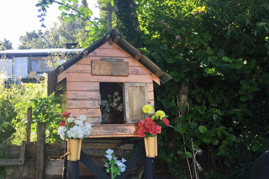 Animitas: Roadside shrines across Chile honor sites where body and soul ...
